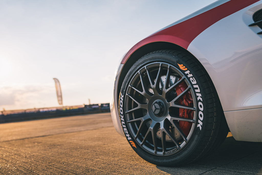 TWS Fitting Service – Tyre Wall Stickers